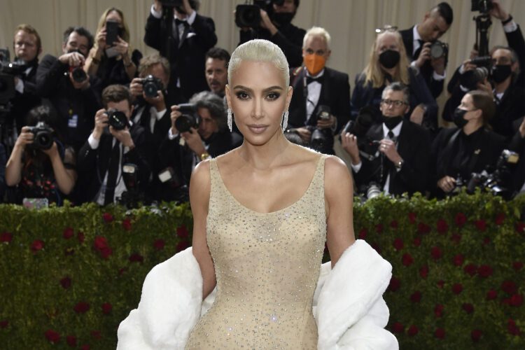 Kim Kardashian fined $1 million by SEC | News, Sports, Jobs - The Times ...